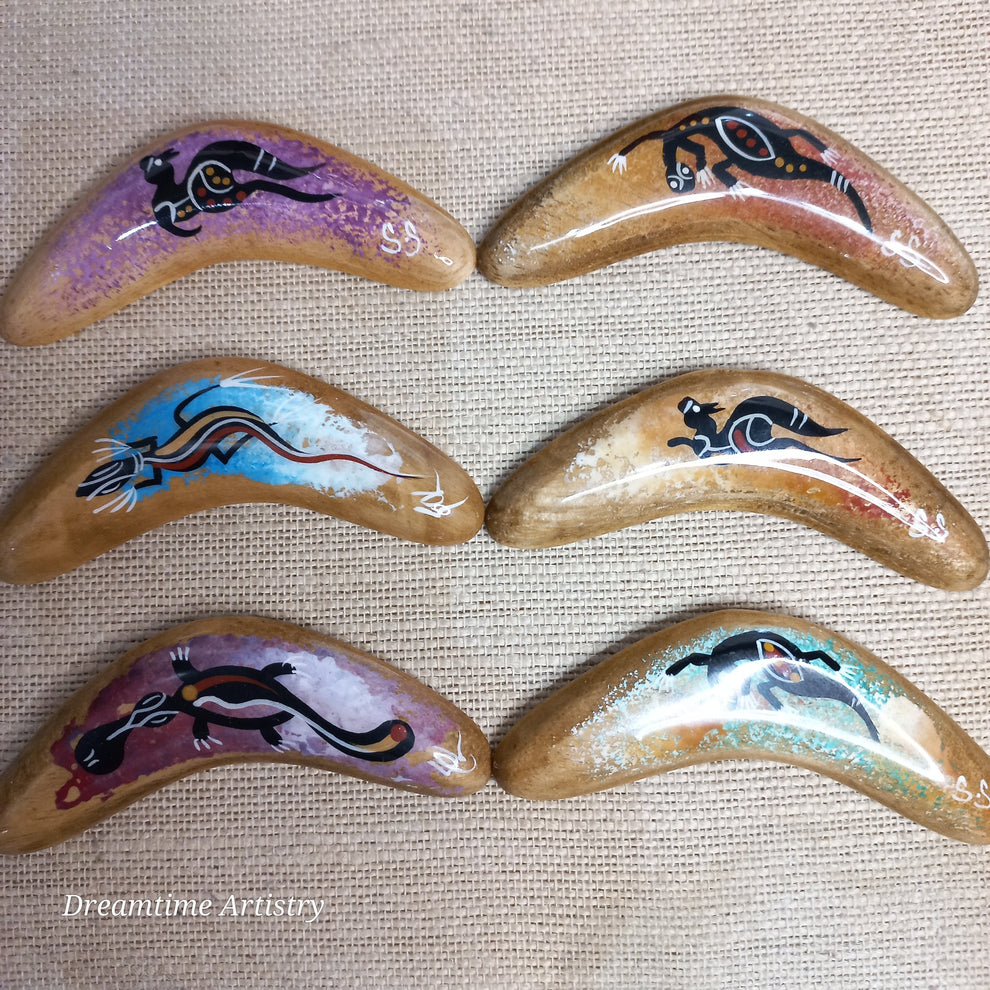 Mini hand painted wooden Boomerang magnets – dreamtimeartistry